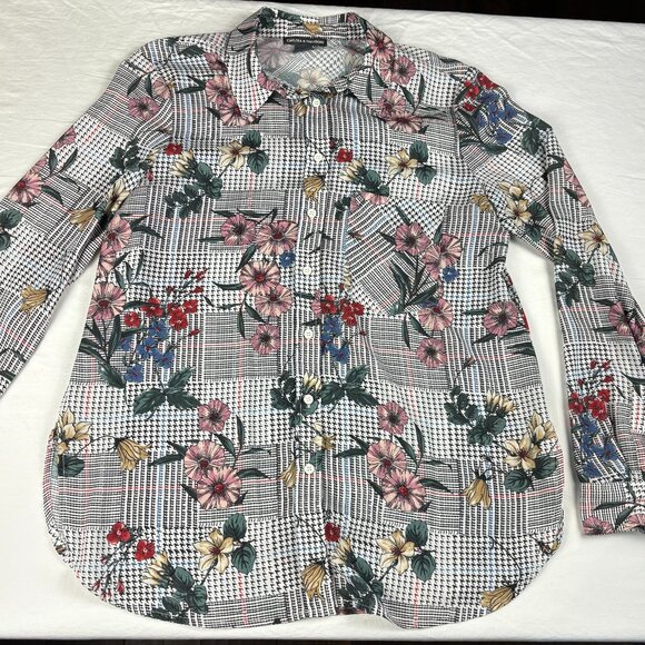 Chelsea & Theodore | Tops | Chelsea Theodore Floral Print Buttonup ...
